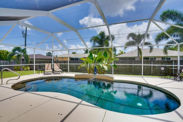 Pool And Outdoor Bar Cape Coral Home - Cape Coral, FL