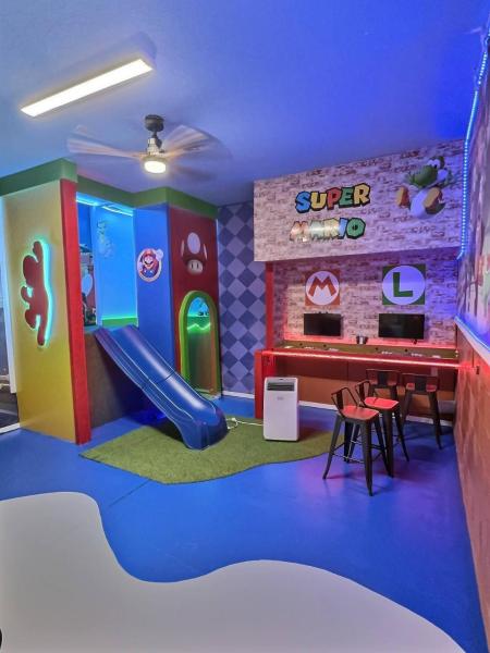 Luxury 5br Home With Game Room - Orlando, FL