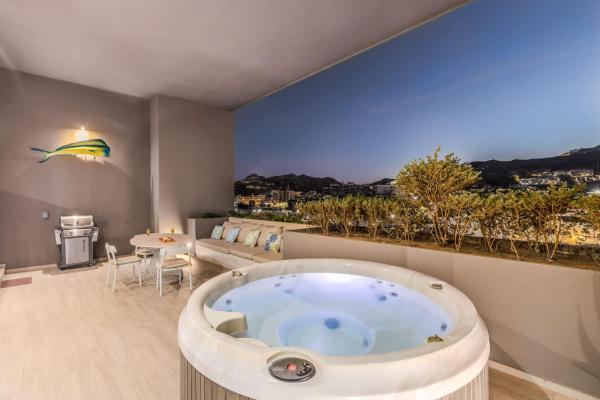 Cabo Marina Luxury Condo Jacuzzi & Terrace - Cabo San Lucas