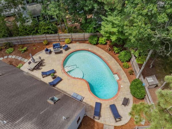 Private Pool Hot Tub Minutes From Beach - Massachusetts
