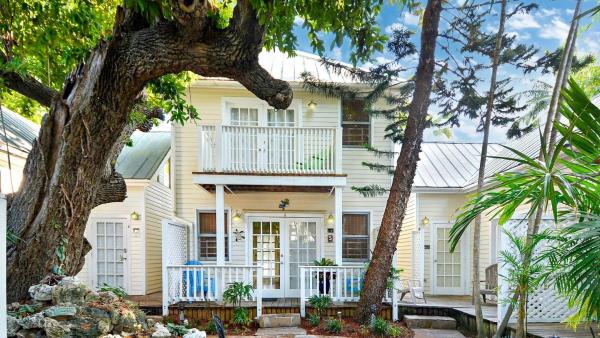 Tranquility By Avantstay Close To Duval St W Bbq Shared Pool - Key West, FL