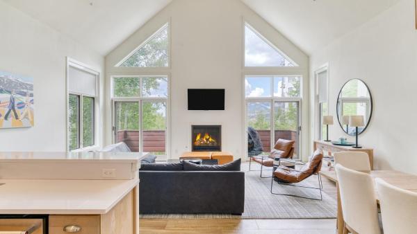 Emerald Elk At Village Creek By Avantstay Close To Slopes Village W Views - Telluride, CO