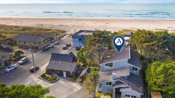 Villa Manzanita By Avantstay Hot Tub 1 Block To Beachtown Chefs Kitchen - Manzanita, OR