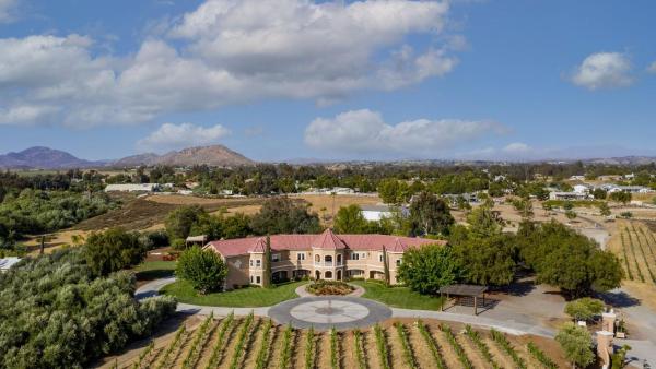 Wilson Creek Manor By Avantstay Sleeps 10 Amazing Estate W Pool Game Room - Temecula, CA