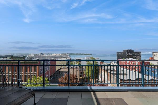 New 1bd Belltown Condo - Pool And Sauna - Walk To Pike Place & Space Needle - Seattle, WA