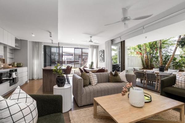 Aurelia Byron - Byron Bay