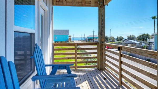 Boat Dock Pool Private Fishing Village Roseate Spoonbill By Avantstay - Corpus Christi, TX