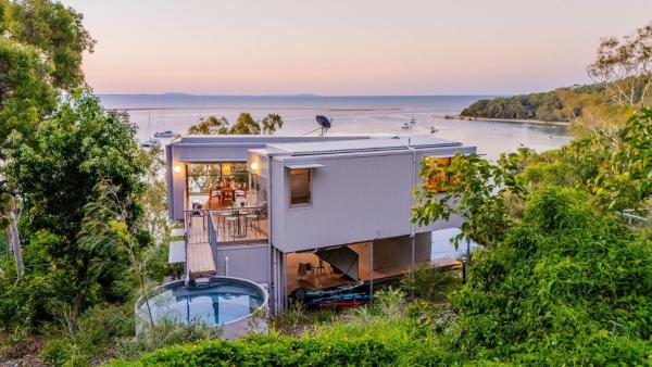 Cantilever Seaview Pavilion - Seventeen Seventy
