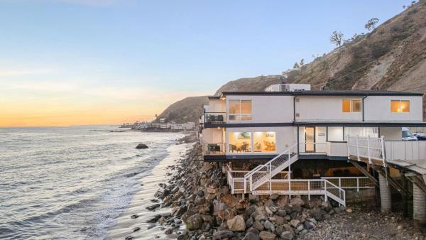 Beach Retreat With Oceanfront Balconies Direct Beach Access Pacific Coast Outlook By Avantstay - Topanga, CA