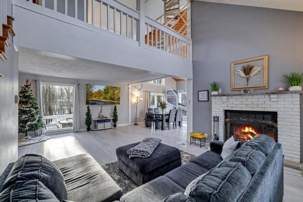 Family Home With Hot Tub - 1 Mile To Lake - Pocono Lake