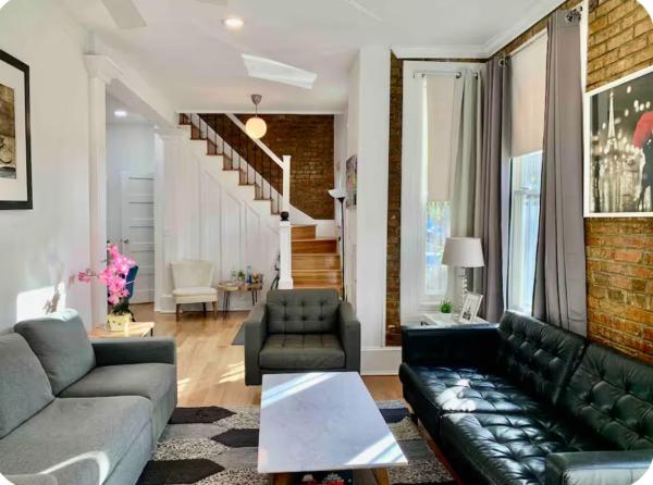 Prime Dc 3br 2-story Home - 95walkscore Steps To Cafes Dining Nightlife Grocery Metro - High Demand Location - Washington, D.C., DC