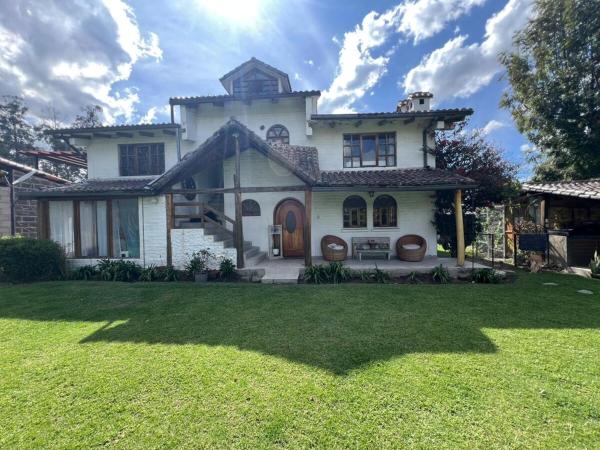 Casa De Campo Familiar Con Jardin Y Asadero - Quito