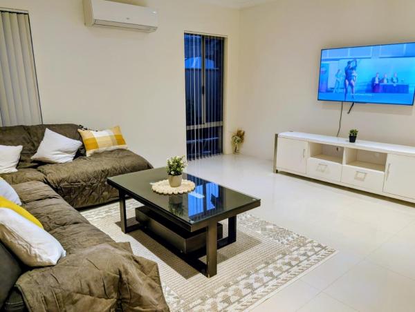 The Grand Family Stay - Perth