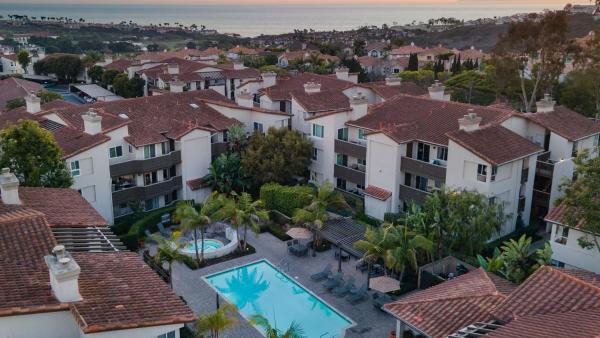 Coastal Retreat W Pool Spa Bbq Near Beaches Golf Courses Ritz Pointe Condo By Avantstay - Dana Point, CA