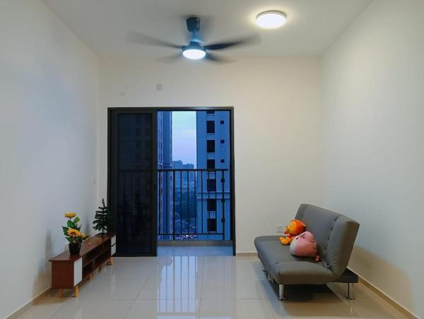New Condo 4br 8 Pax Pool Gym - Seri Kembangan