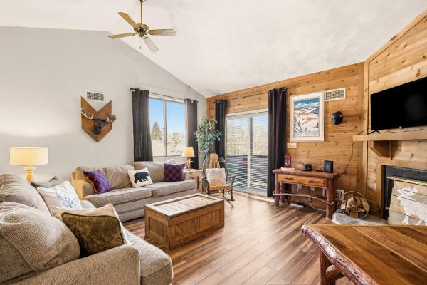 Seven Springs Sunridge 1 Br Condo, Ski-in Out Condo - Donegal, PA