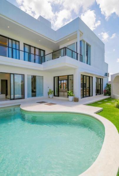 Sunset Room In A Shared 4 Bedroom Villa - Seminyak