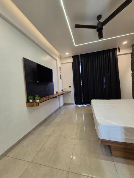 Singh Royal Stay - Lucknow