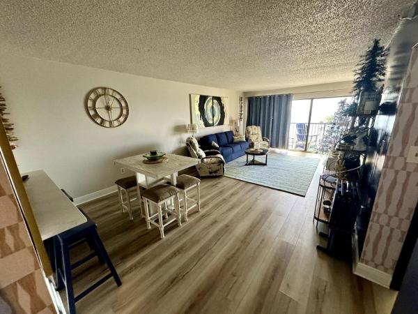 Bougie #Booktok Beachfront - Rythmic Waves, Stunning Sunsets - Madeira Beach, FL