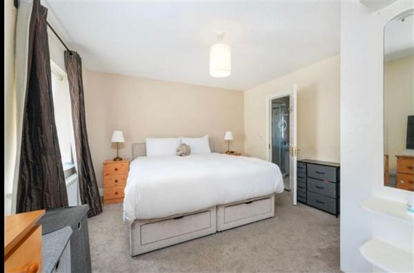 2 Cosy Bedrooms In A 3 Bed Home - Ashbourne