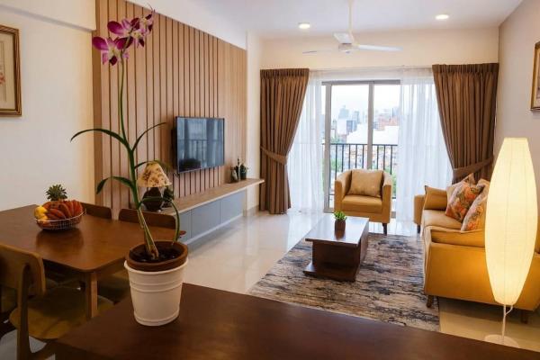 Modern & Cozy City Apartment, Pool And Skyline Views - Colombo