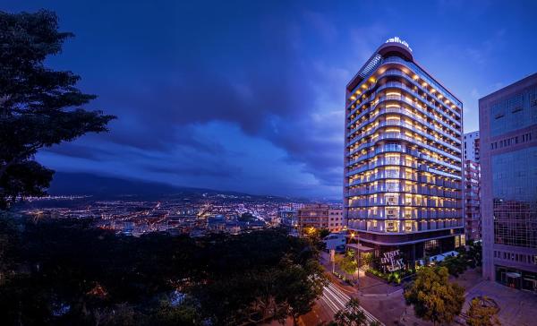 The Smallville Hotel - Beirut