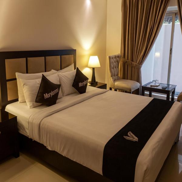 Modern And Budget Friendly Guestroom In Gulberg Near Mm Alam Road Lahore - Lahore