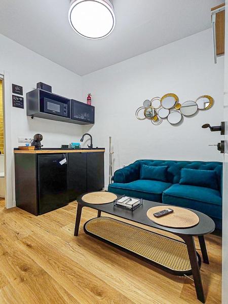 Pettit Lion - Villena