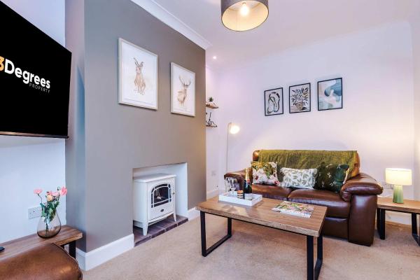 Spacious 3 Bed Home In Great Location By 53 Degrees Property - Ideal For Business With Parking - United Kingdom