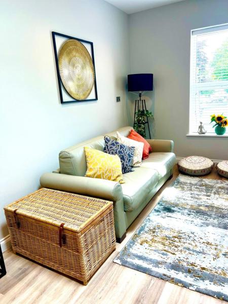 Brand New Apt -Coastal Breeze 1-bedroom Apartment In Bournemouth With Free Parking- Sleeps 4 Ppl- Internet - Bournemouth