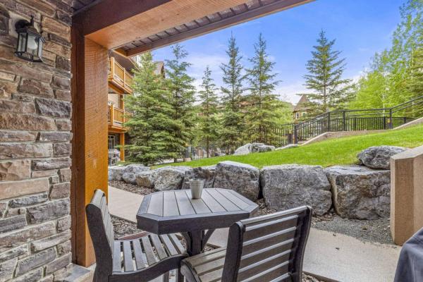 Peaceful 1br Condo With Hot Tub And Pool - Canmore