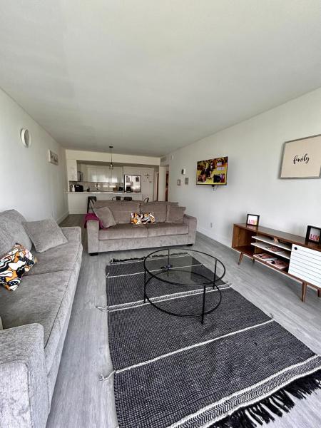 Bonito Apartamento En Sunny Isles Ocean Reserve Con Parking Incluido - Aventura, FL