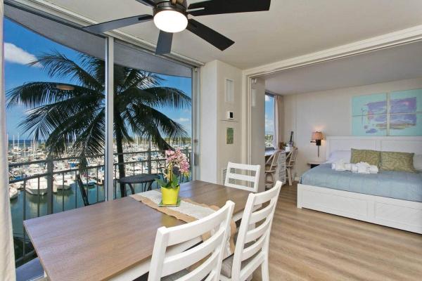 Beautiful Honolulu Waikiki Ocean View Condo - Honolulu
