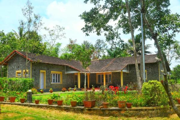 Nadhi Teera Riverside Stay - Coorg (Kodagu)