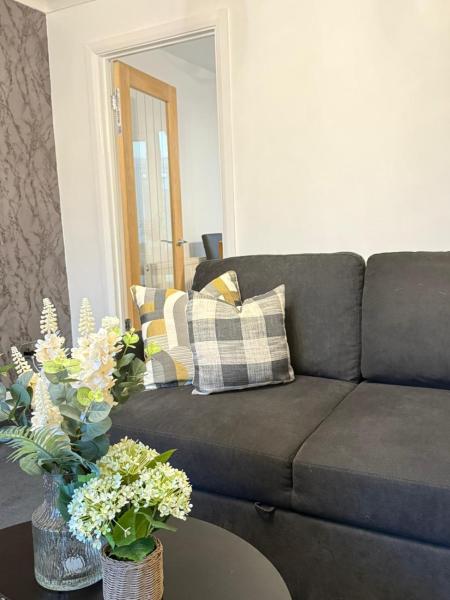Cozy & Modern 2 Bedroom House With Comfort And Style - Warrington
