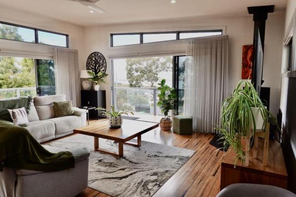Paradise - Spacious, Ocean Views, Outdoor Living - Tasmania