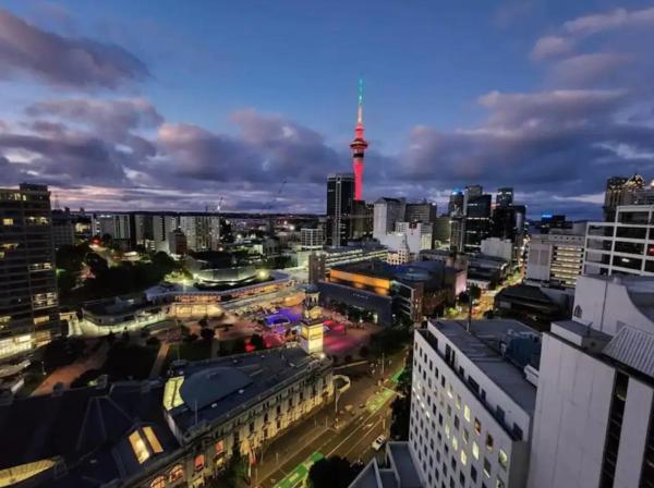 Brilliant Skytower View 2 Bedroom Apartment - Auckland