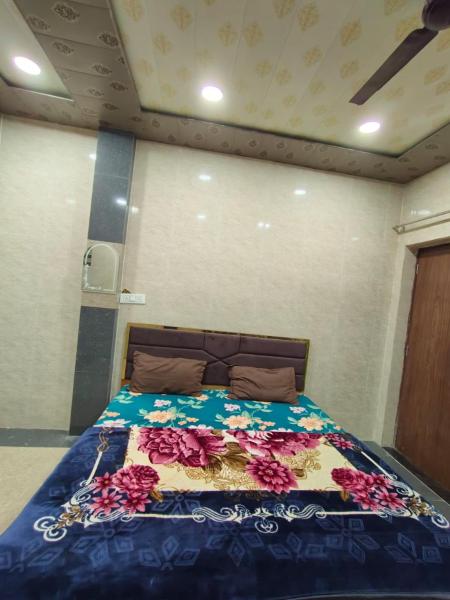 Goswami Home Stay By Hrg Vrindavan - Vrindavan