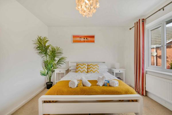 Spacious 4 Bedroom Warrington House With Free Parking Perfect For Contractors, Families And Business Guests - Warrington, United Kingdom