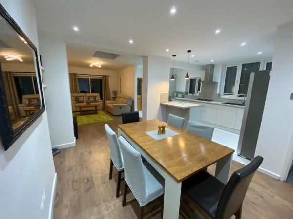 3br House Sleeps5 Close To Uhw Driveway Parking - Cardiff