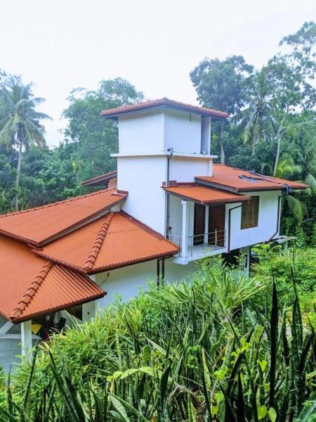 Tourhub Villa - Hikkaduwa