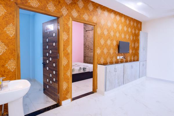 Brand New 2bhk Spacious And Stylish Ac Apartments In Tirupati With Modern Amenities And Kitchen Near Bus Stand And Railway Station, Easy Access To All Local Temples - Tirupati