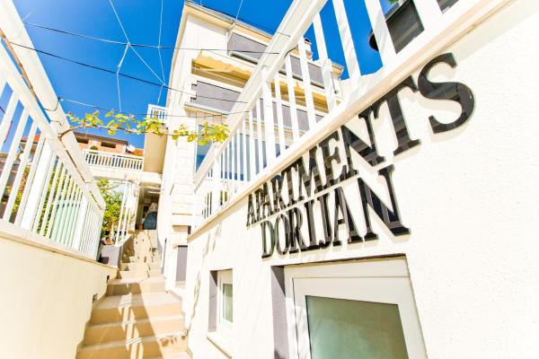 Apartments Dorijan In Beautiful House - Brač