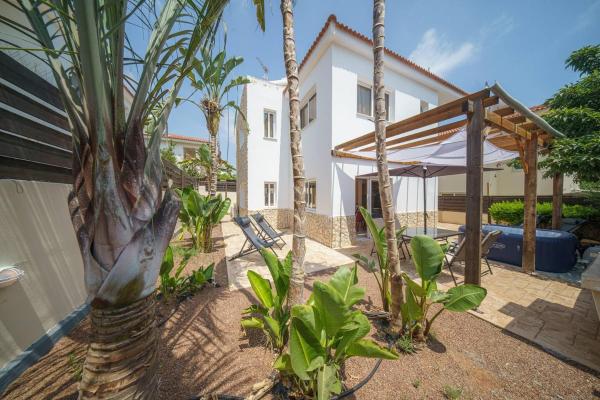 Seaside Villa Luci W Jacuzzi - Protaras