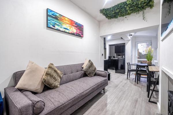 Central Cardiff Townhouse For Groups & Families - Barry