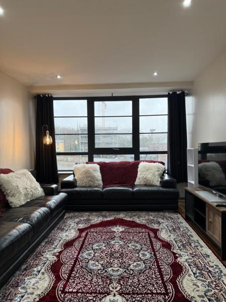 Elegant 2-bed With Traditional Touches - Solihull