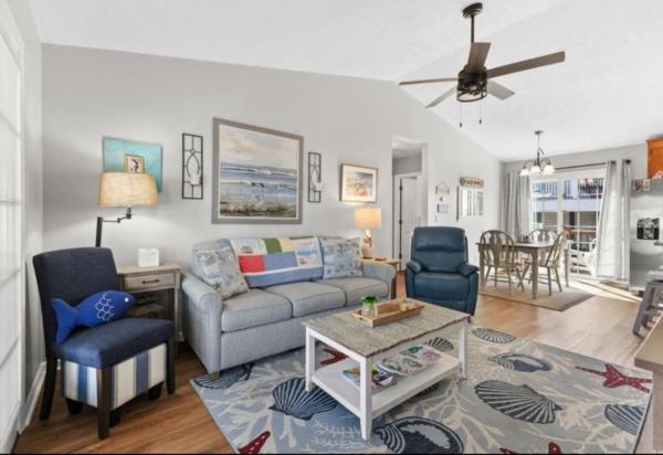 7002 - Ocean Lakes Home With Lake View And Covered Patio! - Surfside Beach, SC