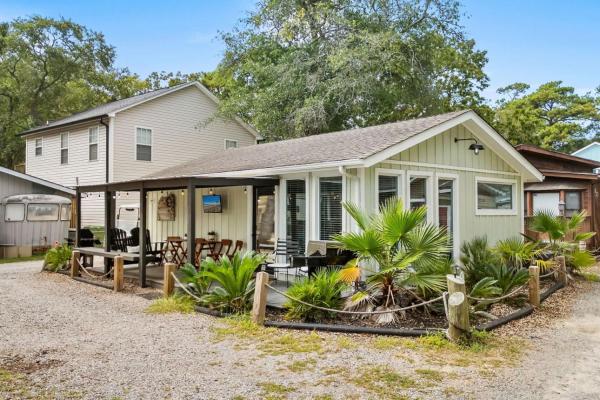 Cozy Nest 1 - Ocean Lakes Cottage, Covered Patio, Grill And Beach Access! - Surfside Beach, SC