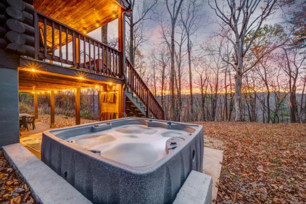Riverwood - James River Cabin, Riverfront With Hot Tub And Mountain Views! - Lynchburg, VA
