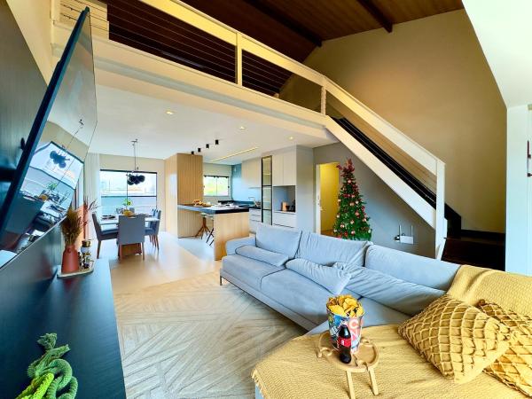 Casa Completa Com Piscina Churrasqueira Wi-fi A 300m Da Praia Acomoda 10 Pessoas, 3 Quartos Com Ar-condicionado - Navegantes